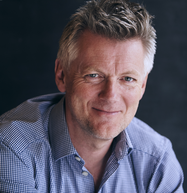 Biography Chris Lang